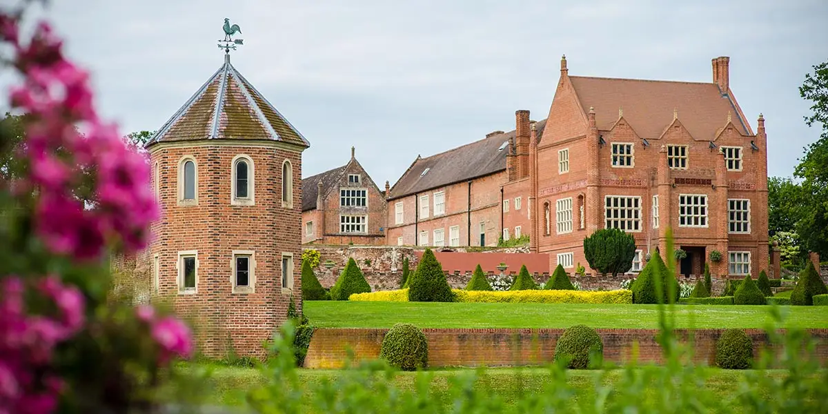 Venue - Oxnead Hall Weddings